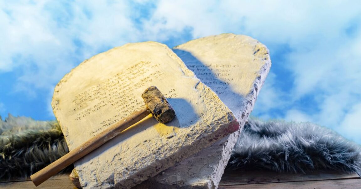 Ten Commandments Monument Restored at Kentucky Capitol | Christianity ...